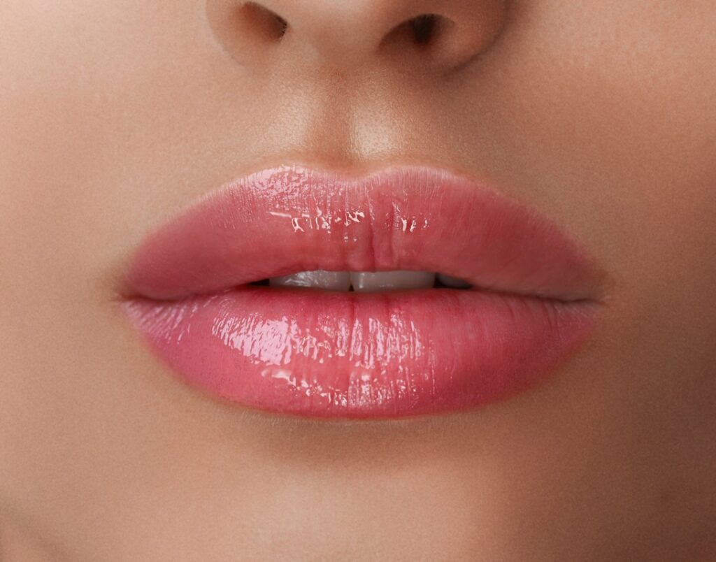 O poder do preenchimento labial: Realce seus lábios